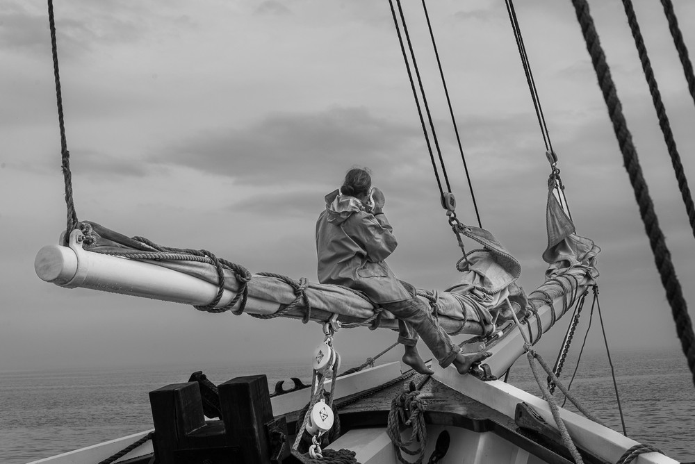 Alex Baker - Shipboard Romance - the Bermuda Love Triangle. | LensCulture