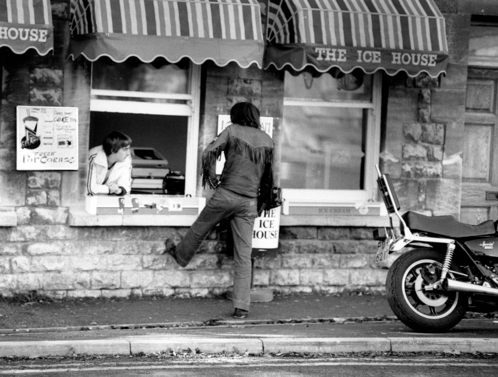 ron hammond - "The Cat Who Walks By Himself" | LensCulture