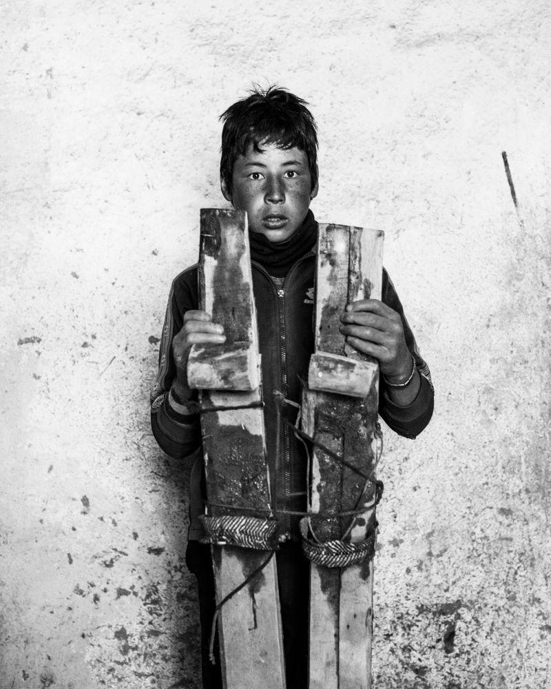 Andrew Quilty - The Skiers from the Village of High Water | LensCulture