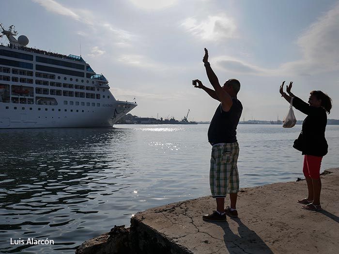 Louis Alarcon - Making history | LensCulture