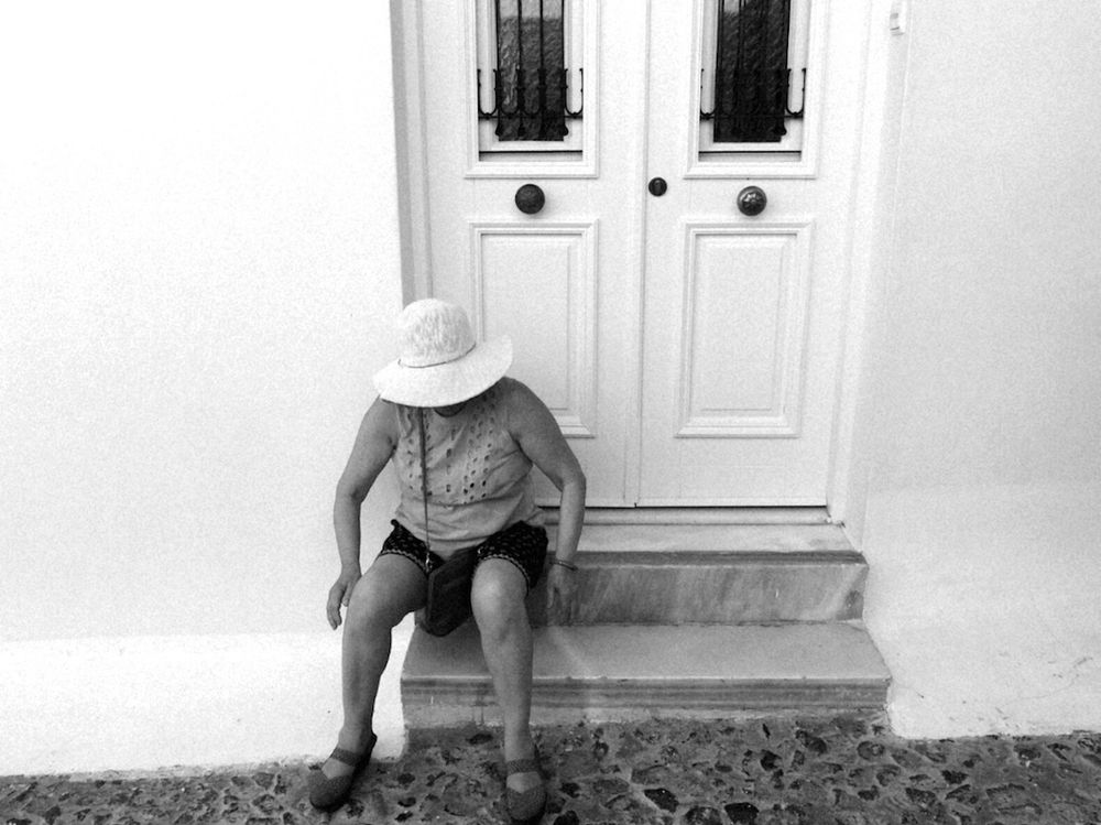 Alessandro Inches - Santorini's hats | LensCulture