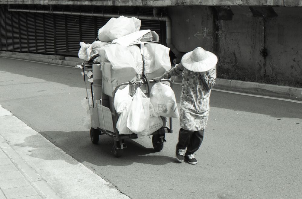 Adam Tonge - Tokyo observations. | LensCulture