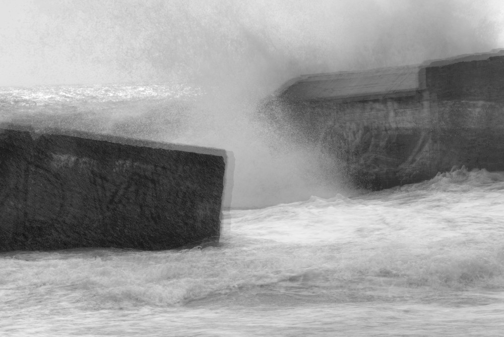 Pascal PINAULT - Troupeau sur une plage de Saint-Palais | LensCulture