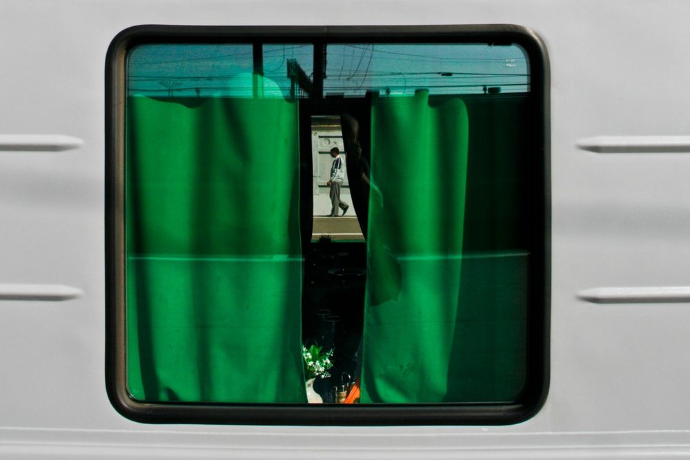 Frank Evgeny - CARRIAGE WINDOWS | LensCulture