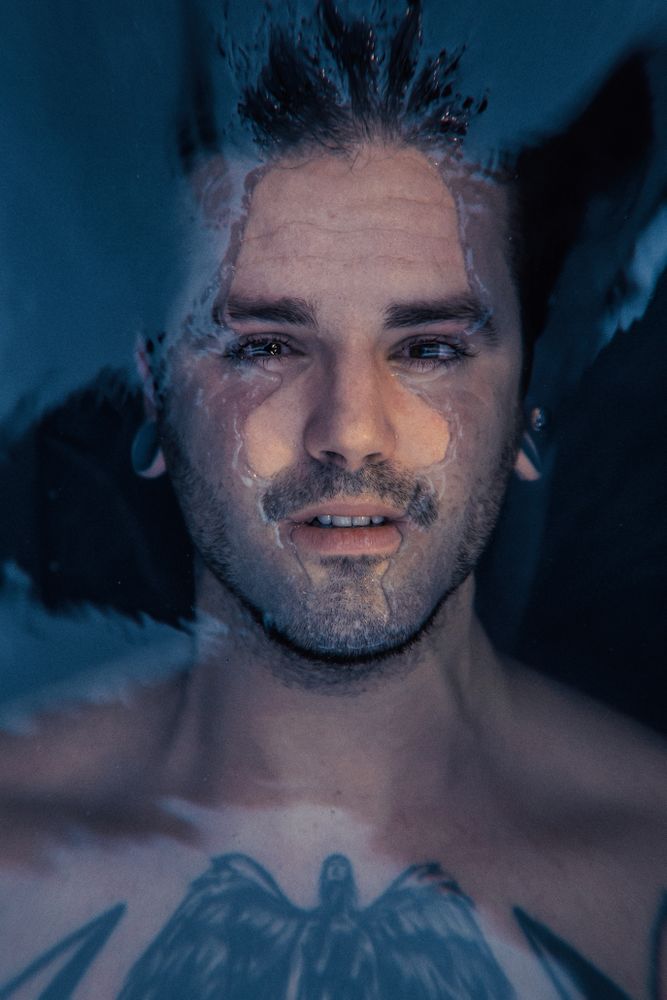 Alon Levin - Embrace - Leaving life, embracing death. | LensCulture