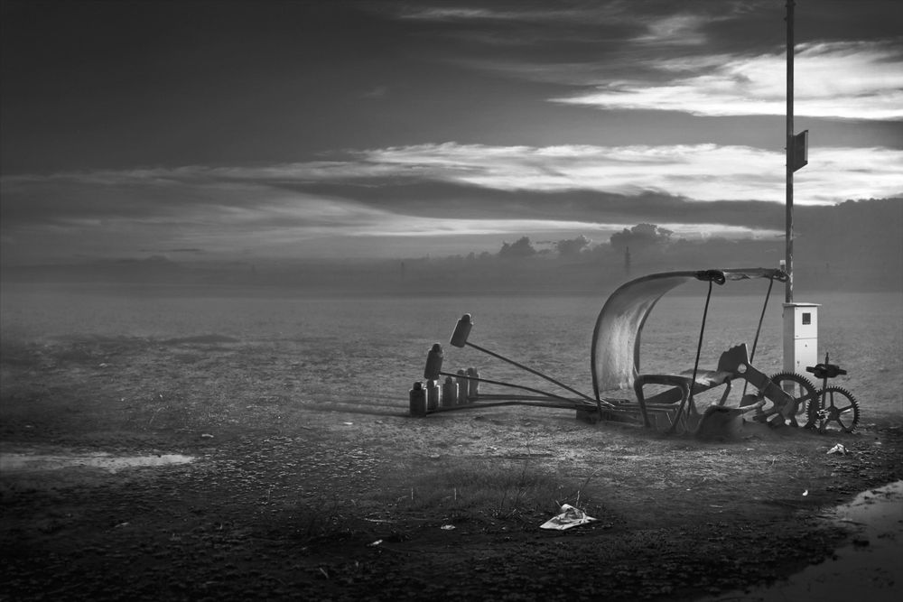 Yuichi Ikehata - An Observer’s Report 1 | LensCulture