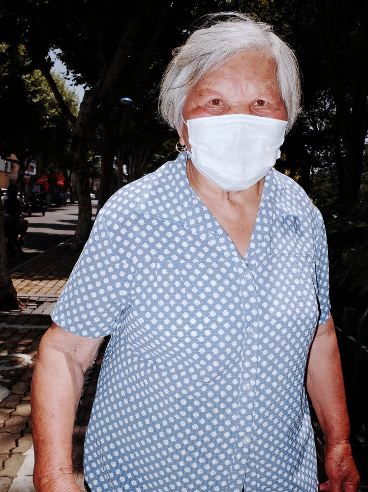 Zilong LIU - Street photograph by Jason | LensCulture