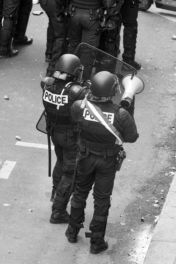 "Black Block" anarchists take over a protest on the Esplanade des ...