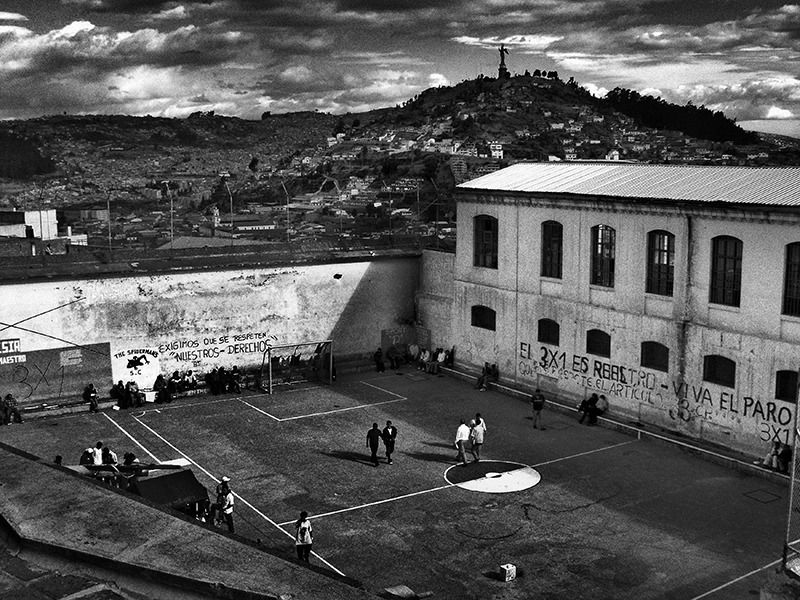 Encerrados: Latin American Prisons - Photographs by Valerio Bispuri ...
