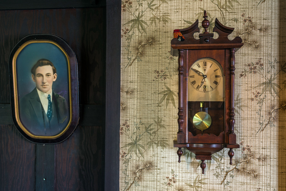 Warren Kirk - The Great Indoors | LensCulture