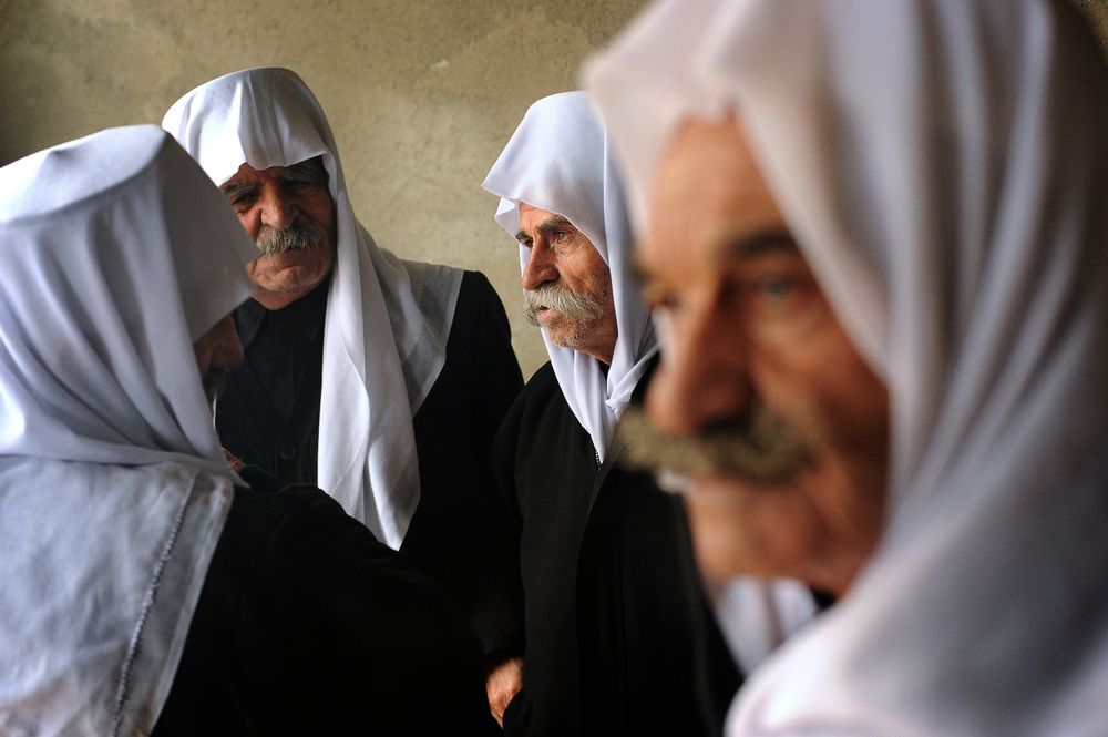 Ahikam Seri - Apples and Brides | LensCulture