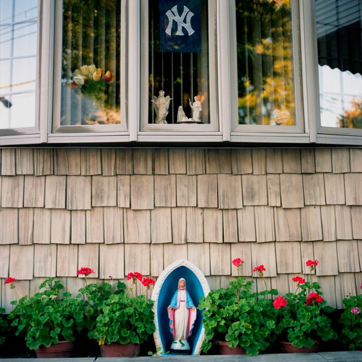 Eliza Lamb - Astoria: Streetside Religion | LensCulture