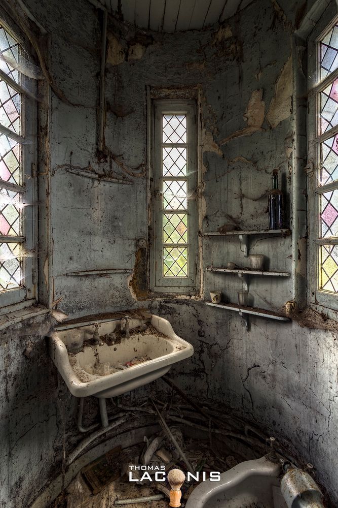 Thomas Laconis - Forgotten | LensCulture