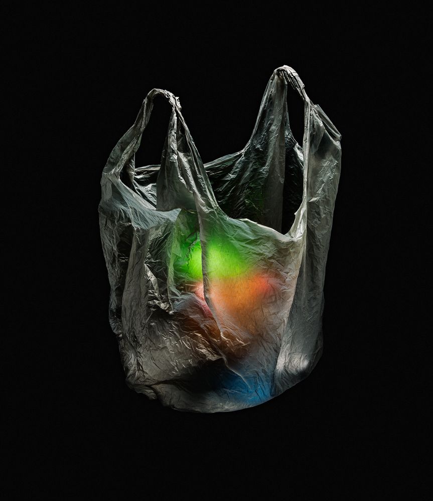 Daniel Shipp - Bag Studies | LensCulture