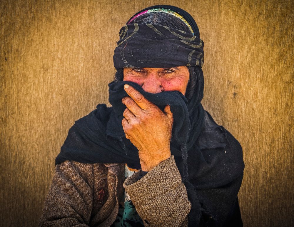 Azimeh Rezazadeh - looks | LensCulture