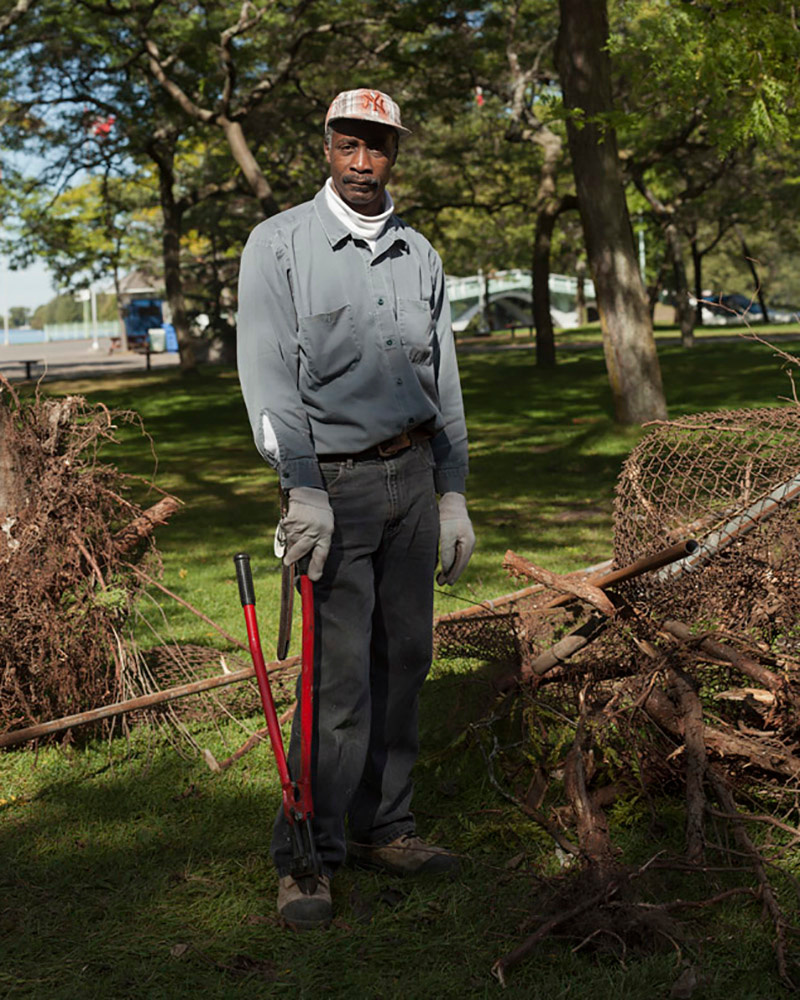 April Hickox - Park Workers | LensCulture