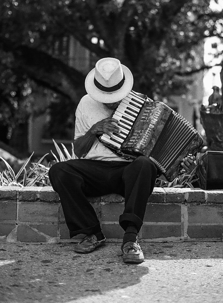Giovanny Colón Medina - Streets of Puerto Rico | LensCulture