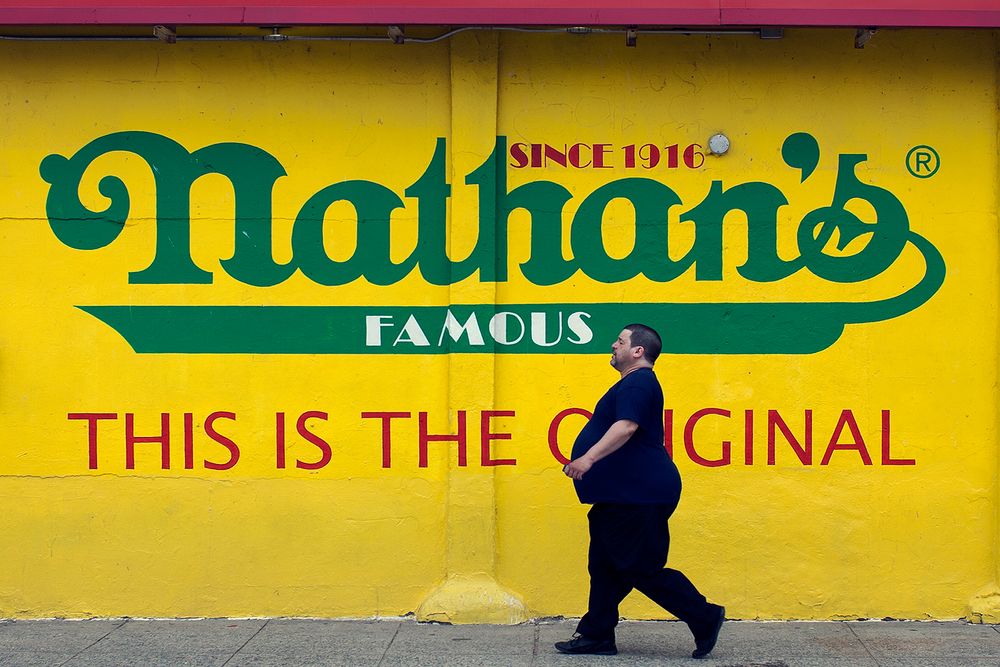 Neil Lawner - Humorous Juxtapositions, New York City Street | LensCulture