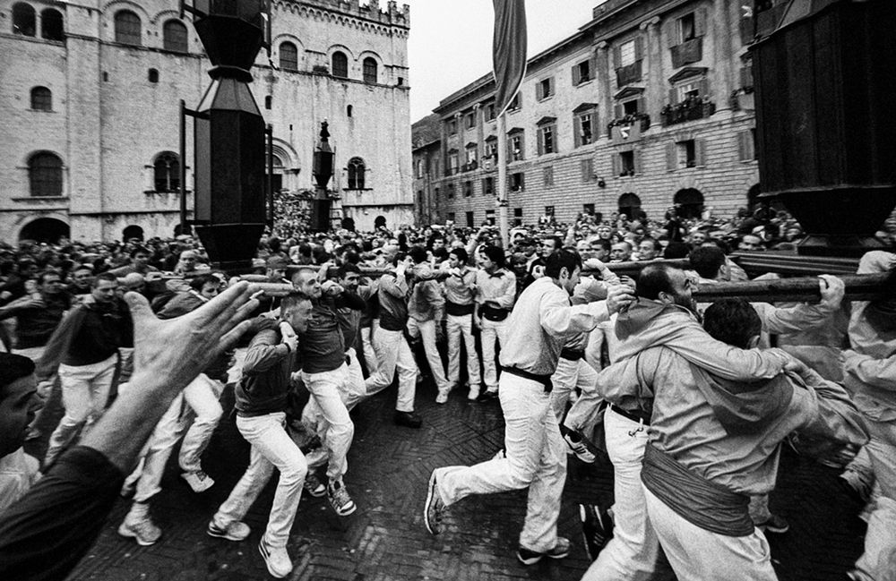 Giuseppe Cardoni - Ceri Race (La Corsa dei Ceri di Gubbio) | LensCulture