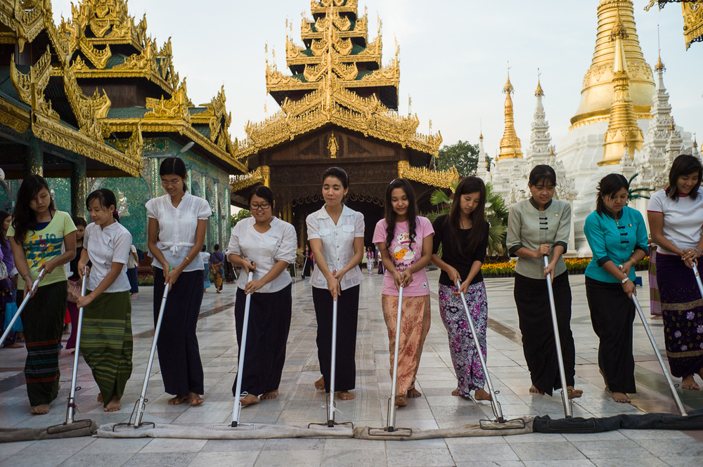 Werner Mansholt - „ Buddhist life in Burma/Myanmar“ | LensCulture