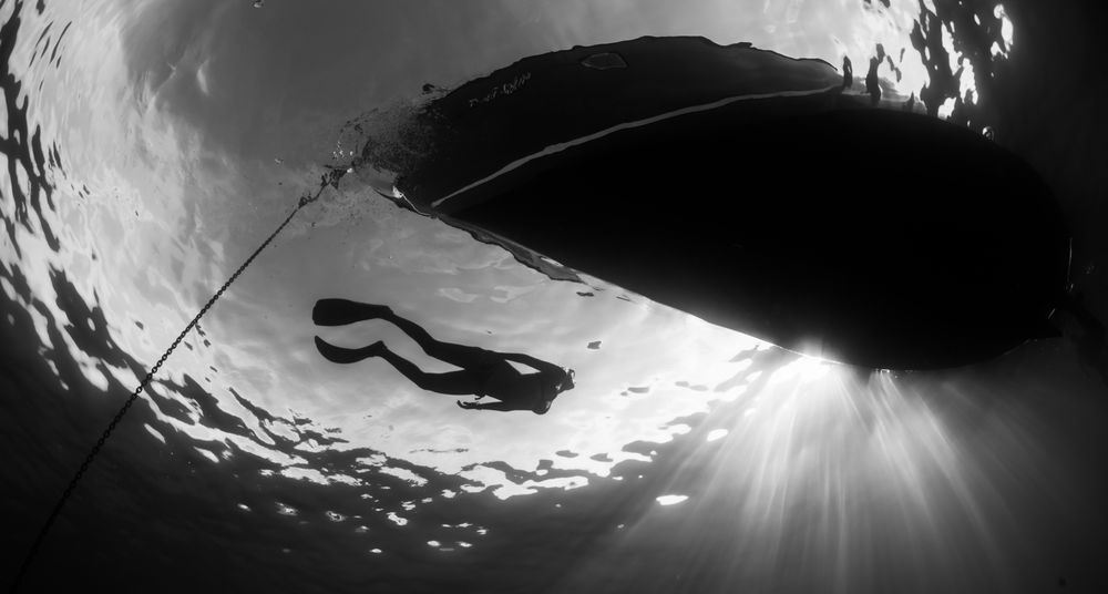 Julio Sanjuan - Underwater Shadows | LensCulture