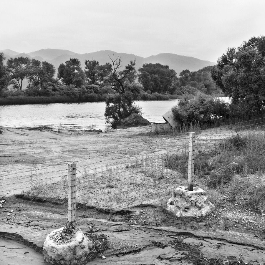 Xuezhe Shen - The Tumen River on the Border | LensCulture