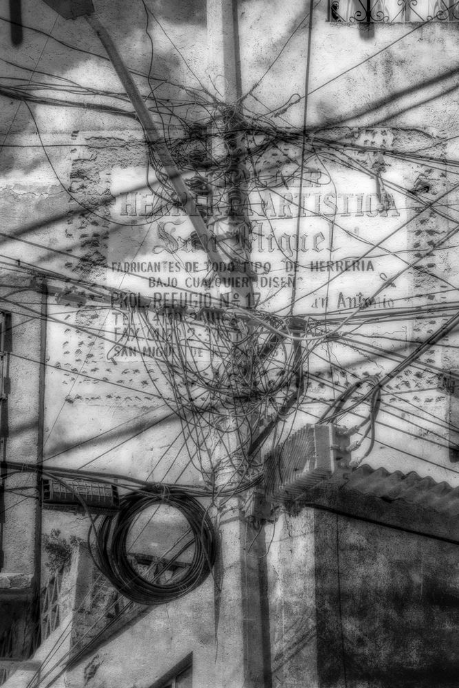 Larry Chait - Walls and Wires | LensCulture