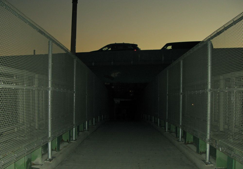 Matt Nighswander - Hamilton Avenue, Brooklyn | LensCulture