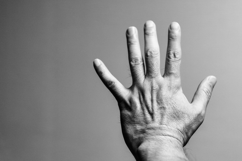 Hyeontae Chae - Fragmented body sculpture diseased | LensCulture