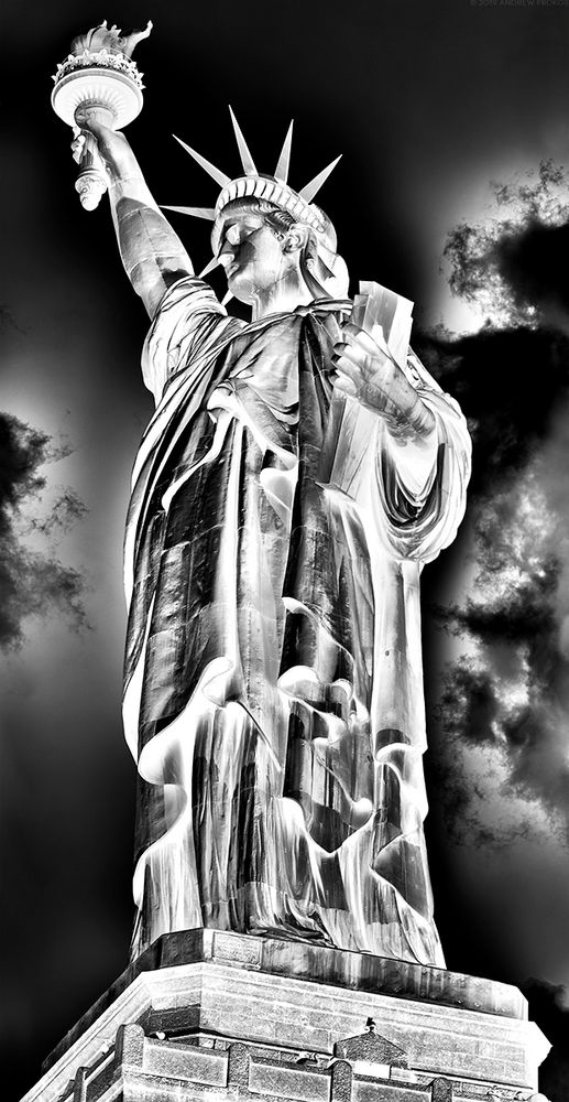 Andrew Prokos - Inverted New York | LensCulture