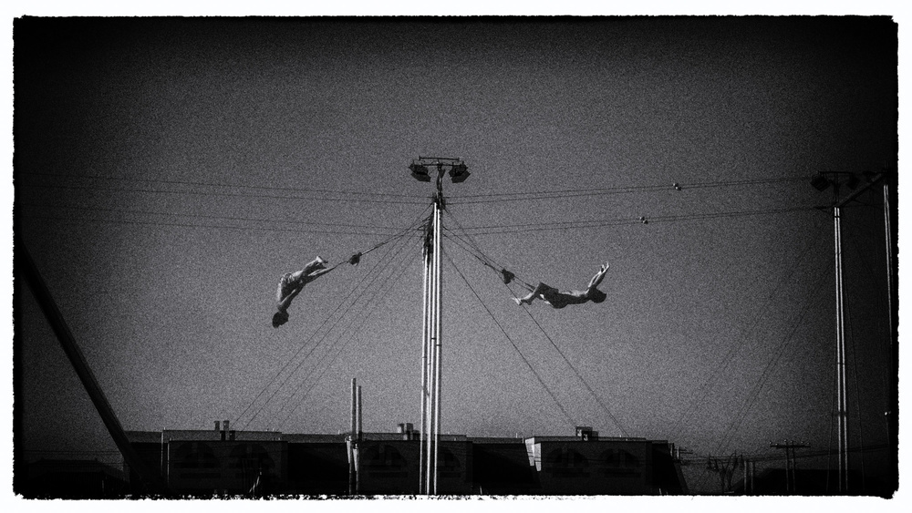 Troy Barrow - Noir Acrobatics | LensCulture