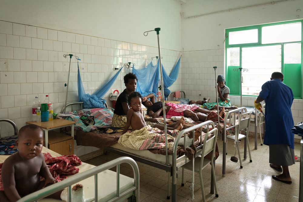 Ezio MURZI - Carmelo Hospital, Mozambique | LensCulture