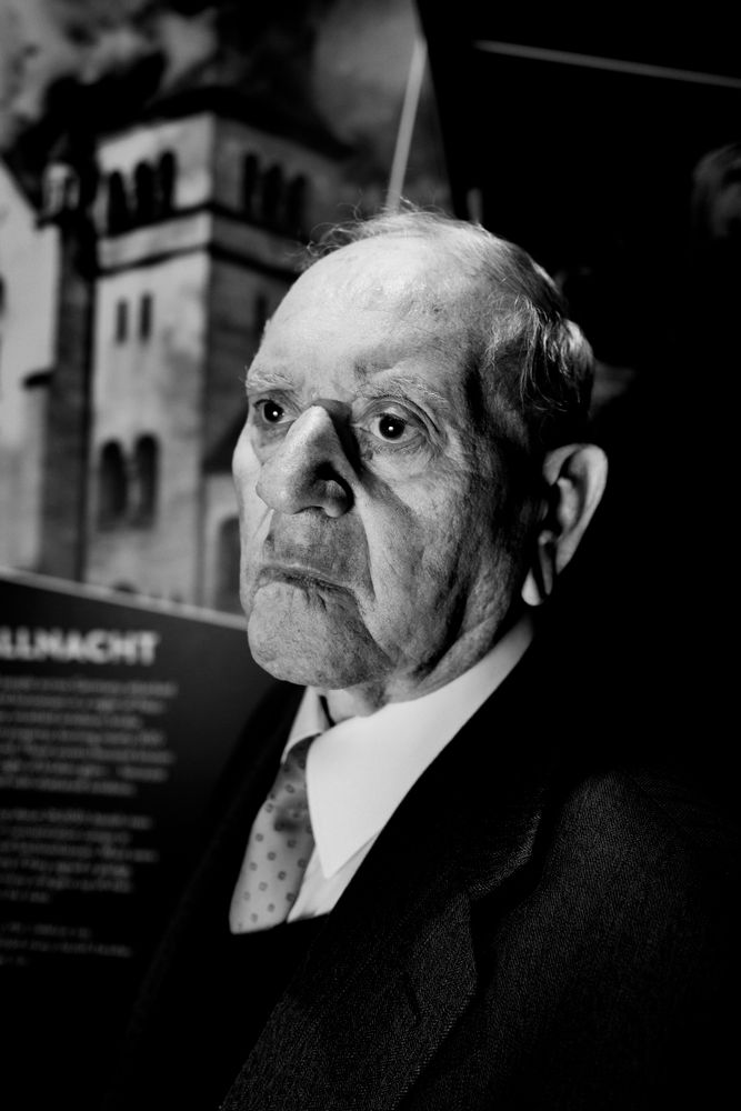 Jonathan Straight - Portraits | LensCulture