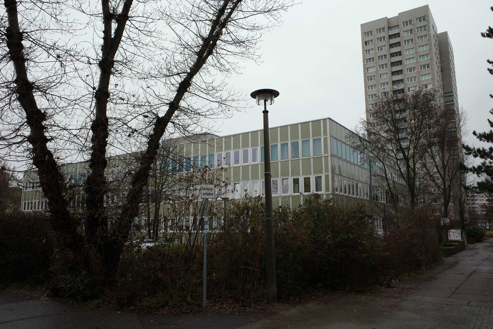 Alexander Mouton - Lost Futures-Reconsidering East Germany's Utopic ...