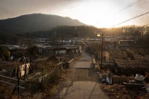 Soohyun Kim - Guryong Village in Seoul | LensCulture