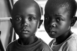 Oliver Lynton - Chokora Ni Watu Pia | LensCulture