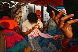 Suvam Saha - Street photography | LensCulture