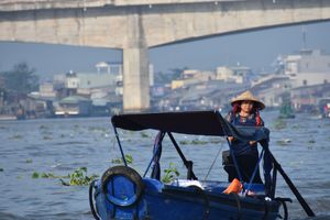 robert linsky - street life on the river | LensCulture