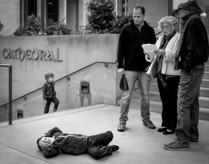 Jeffrey Roe - Street Images From Around the World | LensCulture