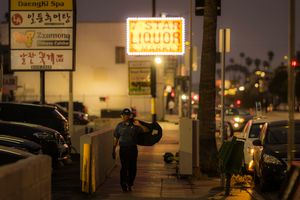 Los Angeles After Dark - LensCulture