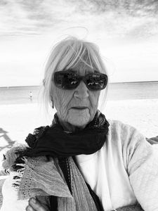 Julie Mathers | LensCulture