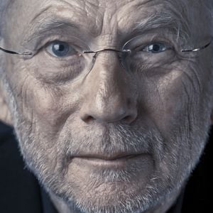 Portrait-Fotografie Ronald D. Vogel - Can't get closer | LensCulture