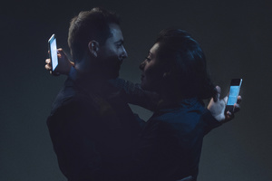 Viviana Cardona - Mobile Lovers | LensCulture