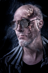 Jeremy Webb - Light painted portraits | LensCulture