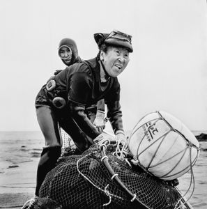 Stephen H Smith - Haenyeo Women of Jeju | LensCulture